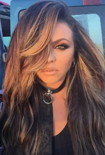 Aprèn a ressaltar les pigues com Jesy Nelson amb maquillatge