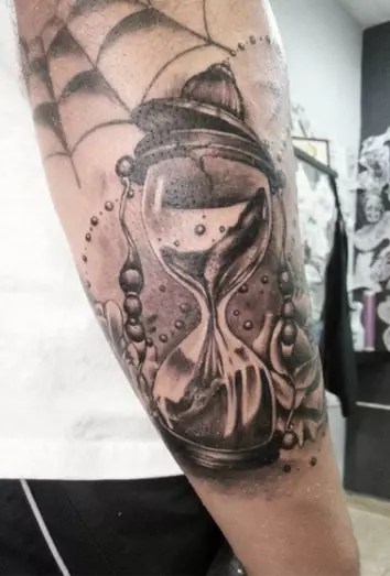 The hourglass ka li-tattoos