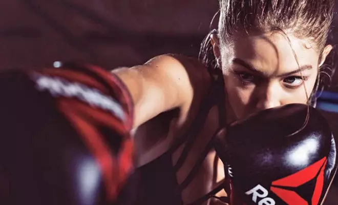 De 6 fördelarna med boxning utövad av Gigi Hadid