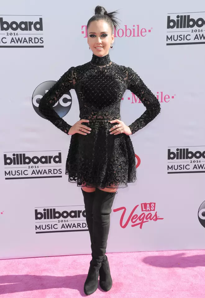 Tako je igralka Jessica Alba pogledala na Billboard 2016