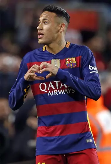 Neymar און די מינינגז פון זיין מער ווי 30 טאַטוז