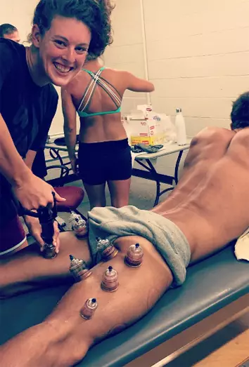 Michael Phelps ញៀននឹង cupping