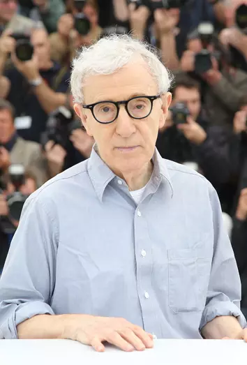 Woody Allen: 5 frazoj de amo kun multe da humuro