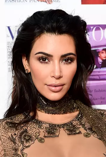 Il-makeup ta 'Kim Kardashian, il-non-touring