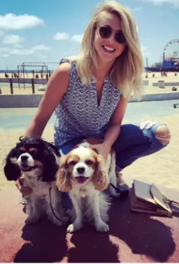 Julianne Hough dhe kalorësit e saj Lexi dhe Harley