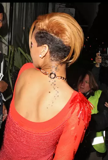 O significado especial das tatuaxes de Rihanna