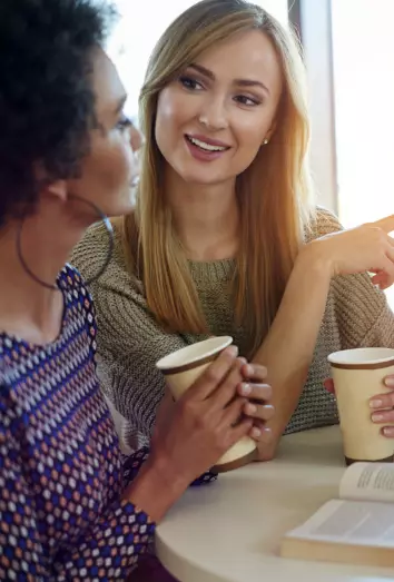 La compatibilité d'un Cancer et d'un Sagittaire comme amis selon l'horoscope