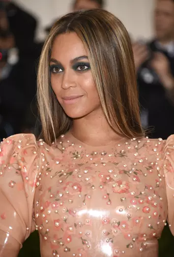 Beyoncés Make-up für den MET Ball 2016