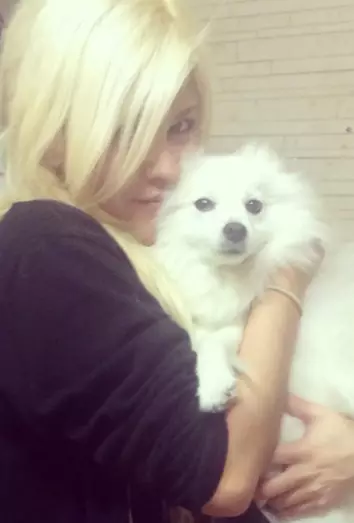 Anjing selebriti: Miley, Pomeranian putih dari Ylenia