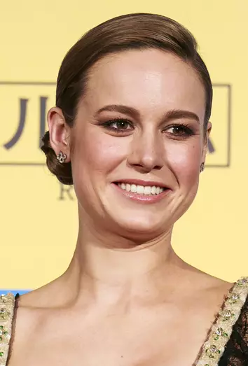 Hairstyles: yadda ake yi Brie Larson's m low bun