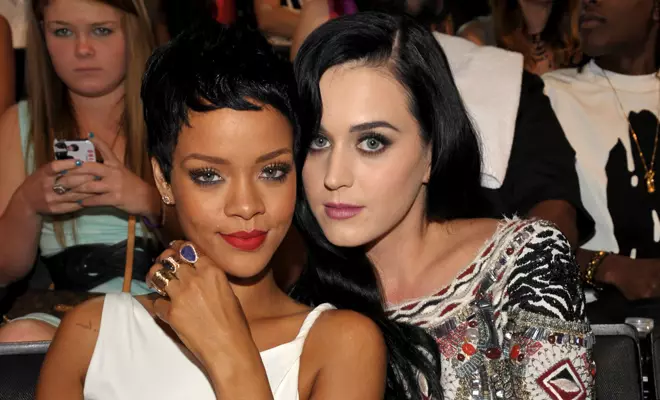 Rihanna lan Katy Perry: bebener ora ana ing Grammys 2016