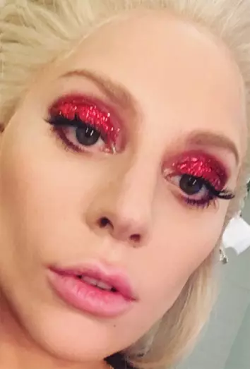This is the fantastic eye make up of Lady Gaga
