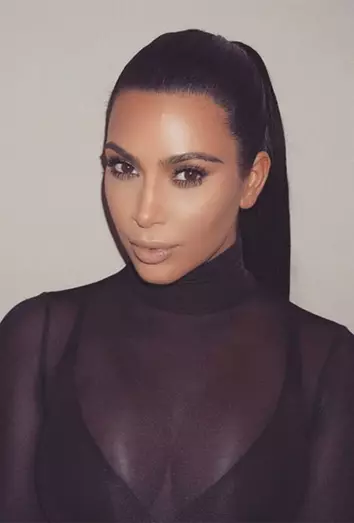 De paardenstaart van Kim Kardashian stap voor stap