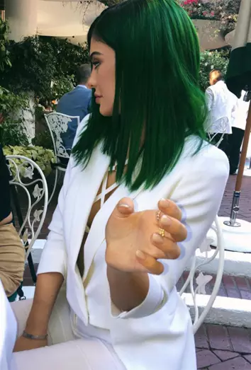 Kylie Jenner körmei