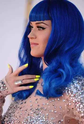 Katy Perry și unghiile ei