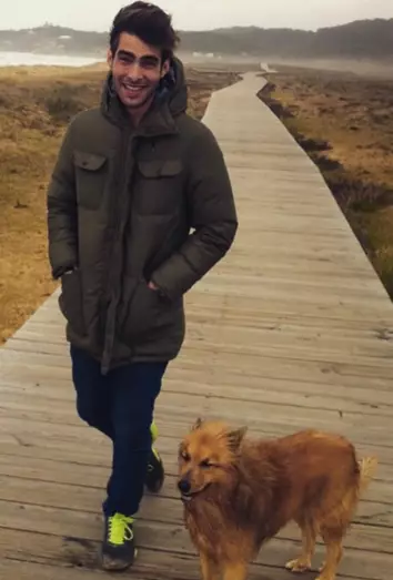 Agalu otchuka: Átor, Basque Shepherd wolemba Jon Kortajarena