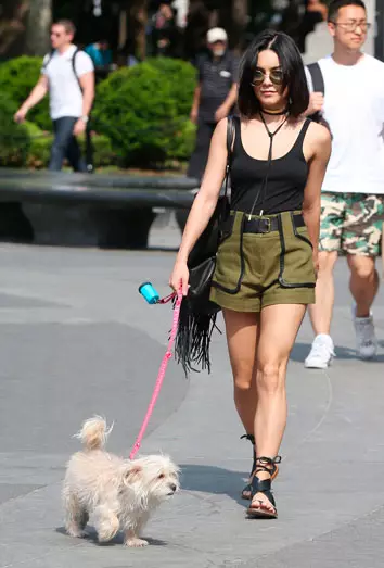 Vanessa Hudgens et son chien Darla.