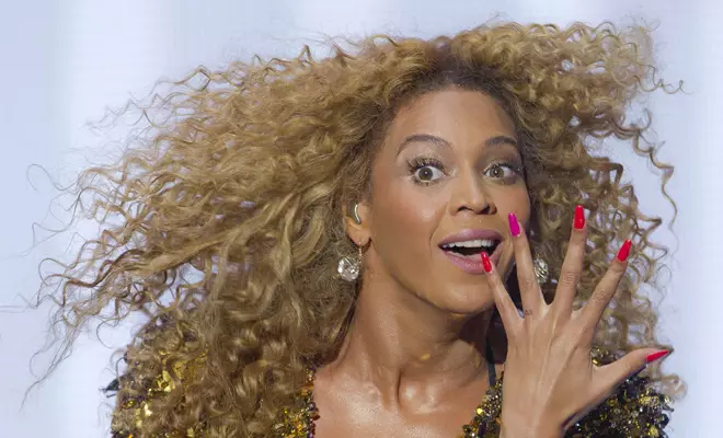 Beyonce's nails