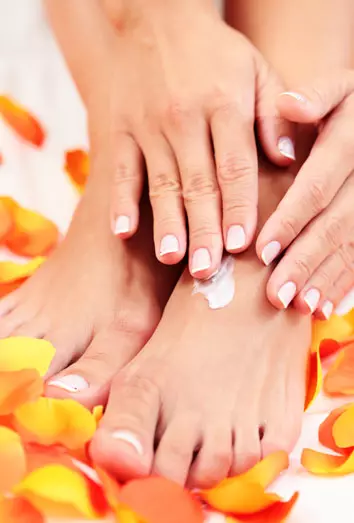 Causes des pieds secs : découvrez les raisons des pieds secs