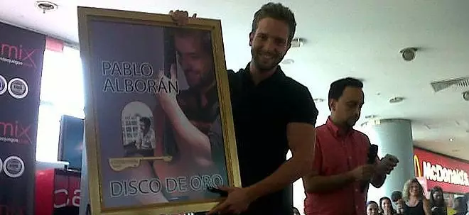 Pablo Alborán rep 'Disc d'Or' a Xile per les vendes de 'Terral'