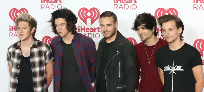 One Direction ndi owongolera awo, omwe adalandira mphoto zambiri za MTV EMA 2014