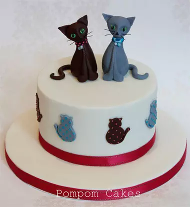 Katės taip pat turi savo pyragus.