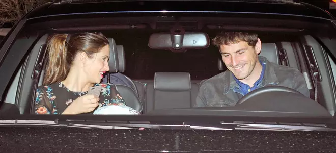 Sara Carbonero agus Iker Casillas, le chéile in ainneoin cáineadh.