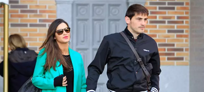 Sara Carbonero en Iker Casillas, deur die strate van Madrid.