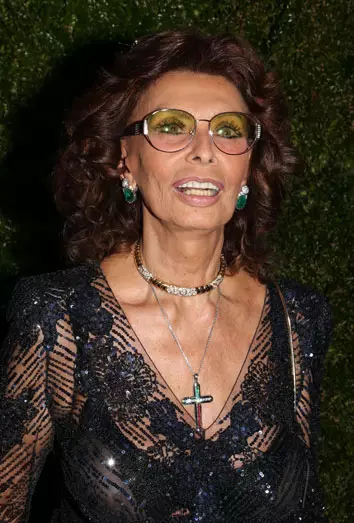 La virino de la tago estas Sofia Loren