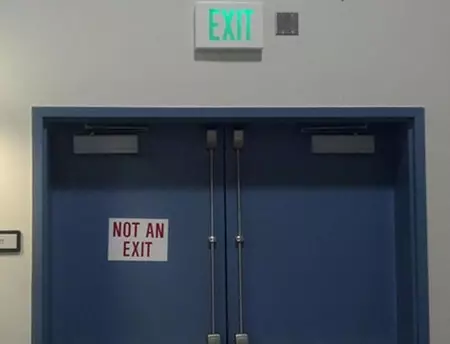 Lustiges Foto: Ausgang oder kein Ausgang?