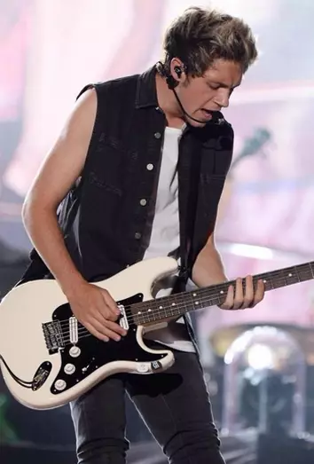 Niall Horan WWAT koncerta laikā.