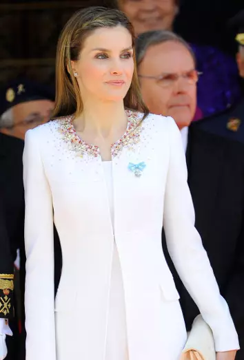 Letizia rebelléiert mat hirem Kleed.