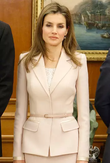 Letizia darovala tri šaty Múzeu kostýmov.