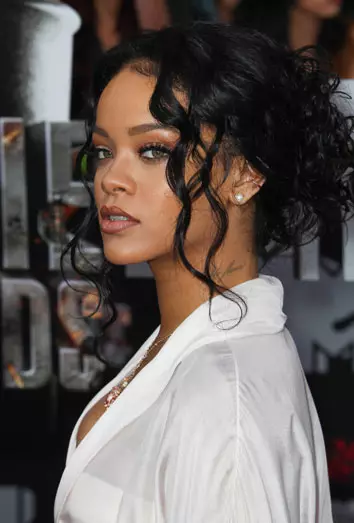 A mulher do dia é Rihanna