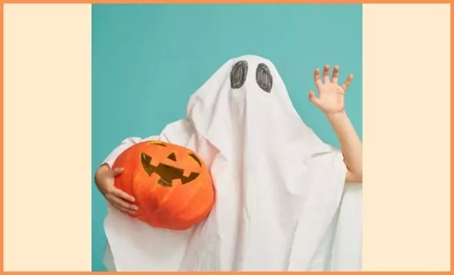 हॅलोविन साठी भूत पोशाख थोडे बियाणे