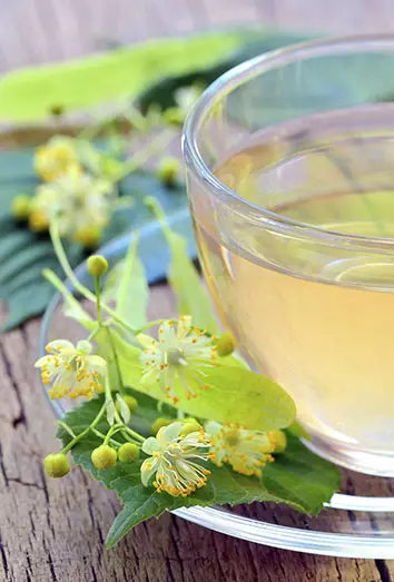 Natural remedies to relieve your sore throat