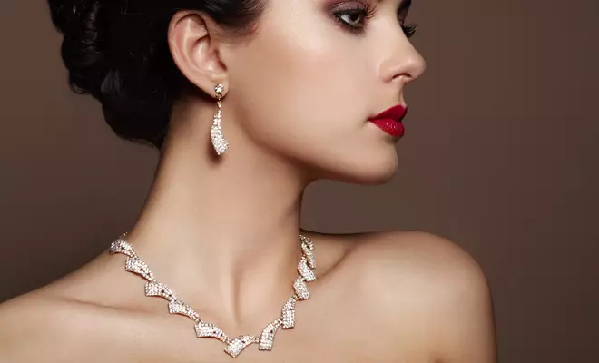 Elegant necklaces for the most formal events