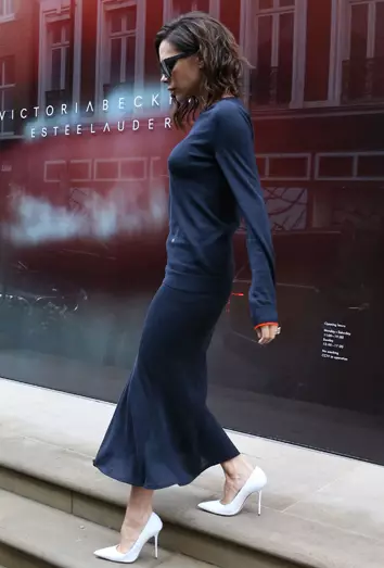 Victoria Beckham se wit skoene
