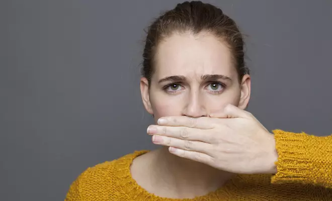Неприятный запах изо рта во время менструации