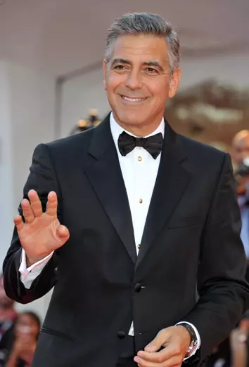 George Clooney-k ironiaz erantzun die bere sexu egoerari buruzko galderei
