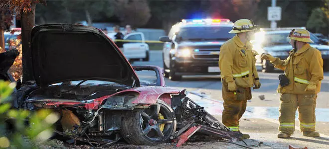 Takto zůstalo auto, ve kterém Paul Walker cestoval.