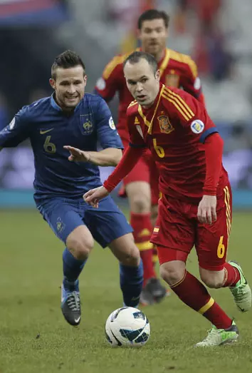 Spanja tashmë është veshur tërësisht me të kuqe kundër Francës në Paris