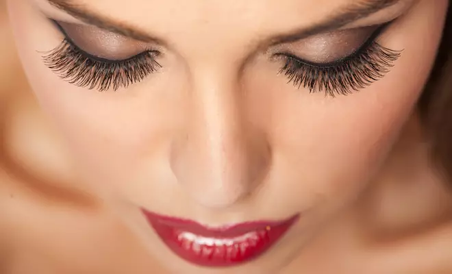 Infallible tricks to grow your eyelashes in three days