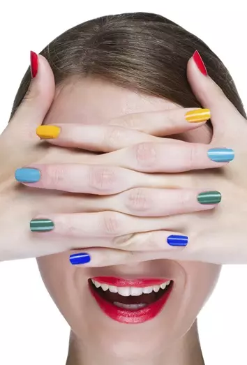 Manicure: come fare le unghie a bolle