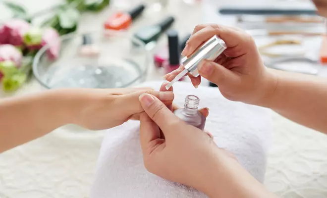 Langkah demi langkah carane nindakake manicure spa lan pijet