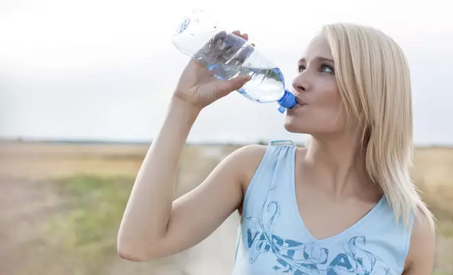 Kuinka paljon vettä pitäisi juoda päivässä?