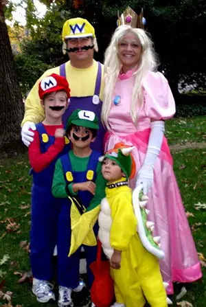 Halloween-kostúm foar de hiele famylje fan Mario Bros.