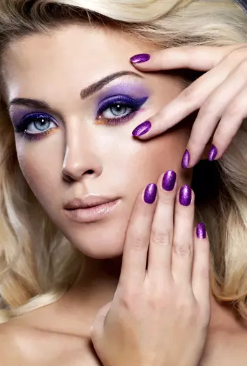 يۇمىلاق مىخلار قايتىپ كېلىدۇ: manicure ۋە لايىھىلەش 30516_1