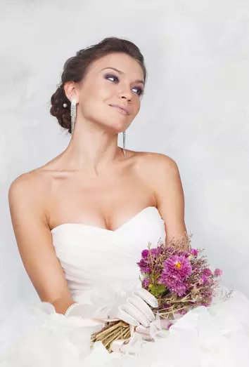 新娘妝：如何化妝在你的婚禮上耀眼 30988_1