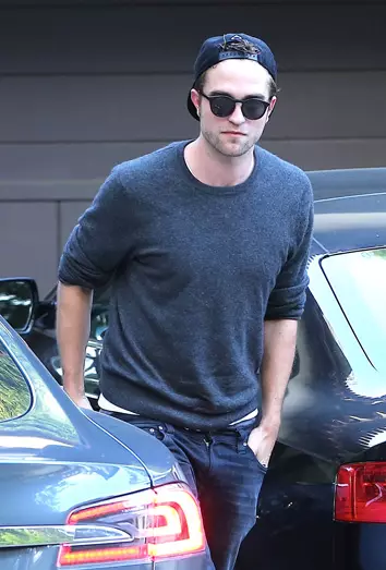 Robert Pattinson Might Be Thinking About Getting Back With Kristen Stewart